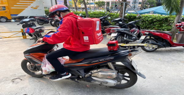 Chuyển phát có kết nối giữa người giao hàng và người gửi hàng cá nhân ...