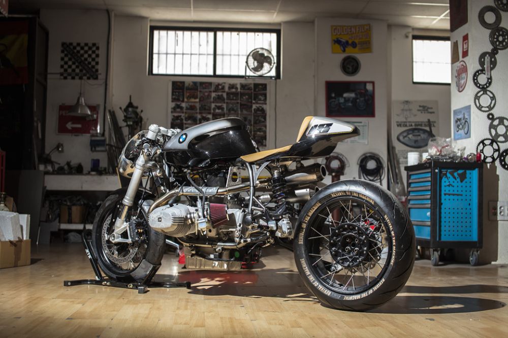 BMW R100 RS đầy hiếu chiến với bản độ XTR The Silver Bullet MKII