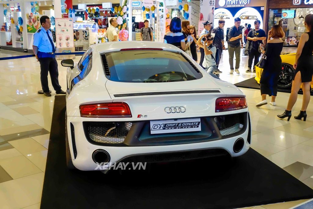 Audi R8 "sóng đôi" cùng Nissan 350Z trong buổi ra mắt Fast & Furious 8 ...
