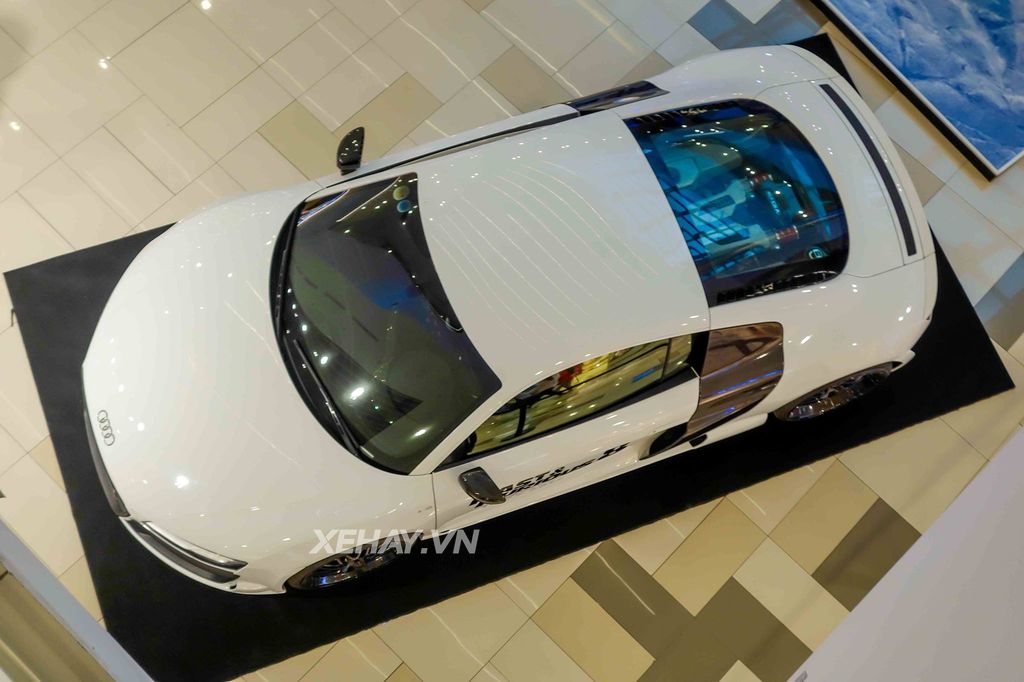 Audi R8 "sóng đôi" cùng Nissan 350Z trong buổi ra mắt Fast & Furious 8 ...