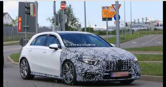 Mercedes-AMG A50 2019 chạy thử nghiệm với ít ngụy trang hơn, để lộ lưới ...