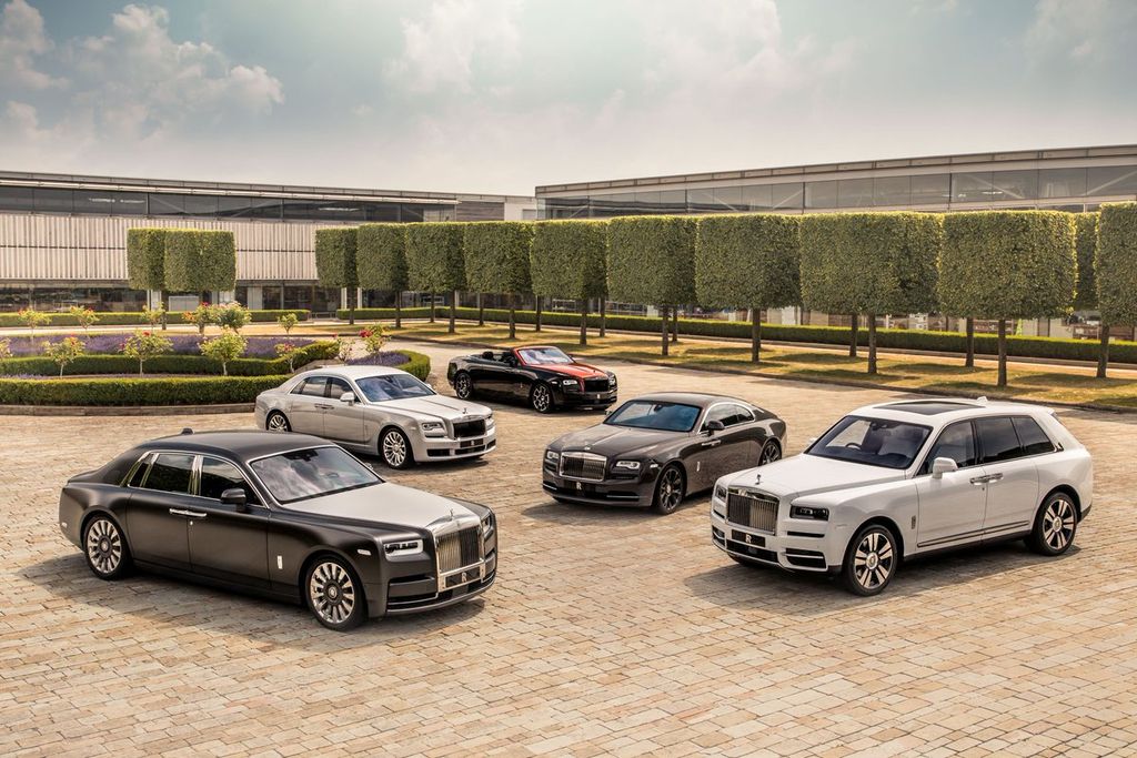 Rolls-Royce Motor Cars Hanoi chính thức công bố bảng giá mới, khởi điểm ...