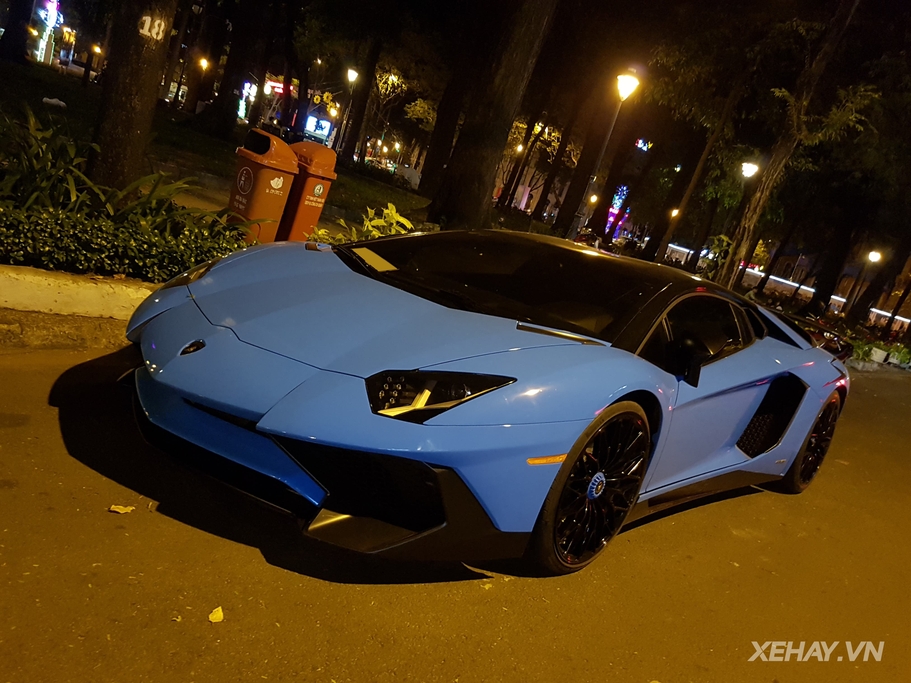 Lamborghini Aventador SV Coupe xuống phố mừng Quốc Khánh 2/9