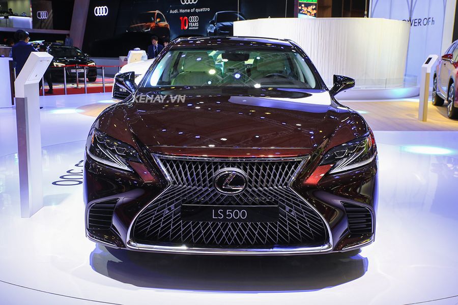 Chi tiết sedan hạng sang Lexus LS 500 đang hút khách tại VMS 2018