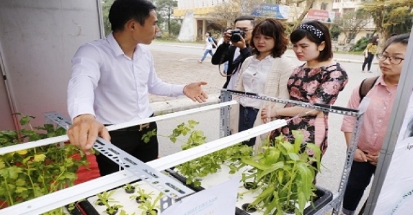 Tinh thần thanh niên khởi nghiệp... - Bài 2: Phải lấp đầy những khoảng ...