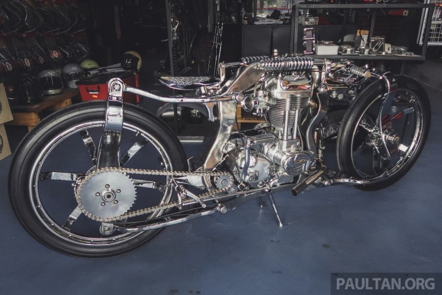 Khám phá xe máy độ "thân xe kim loại trần" đặc sắc từ Eastern Bobber