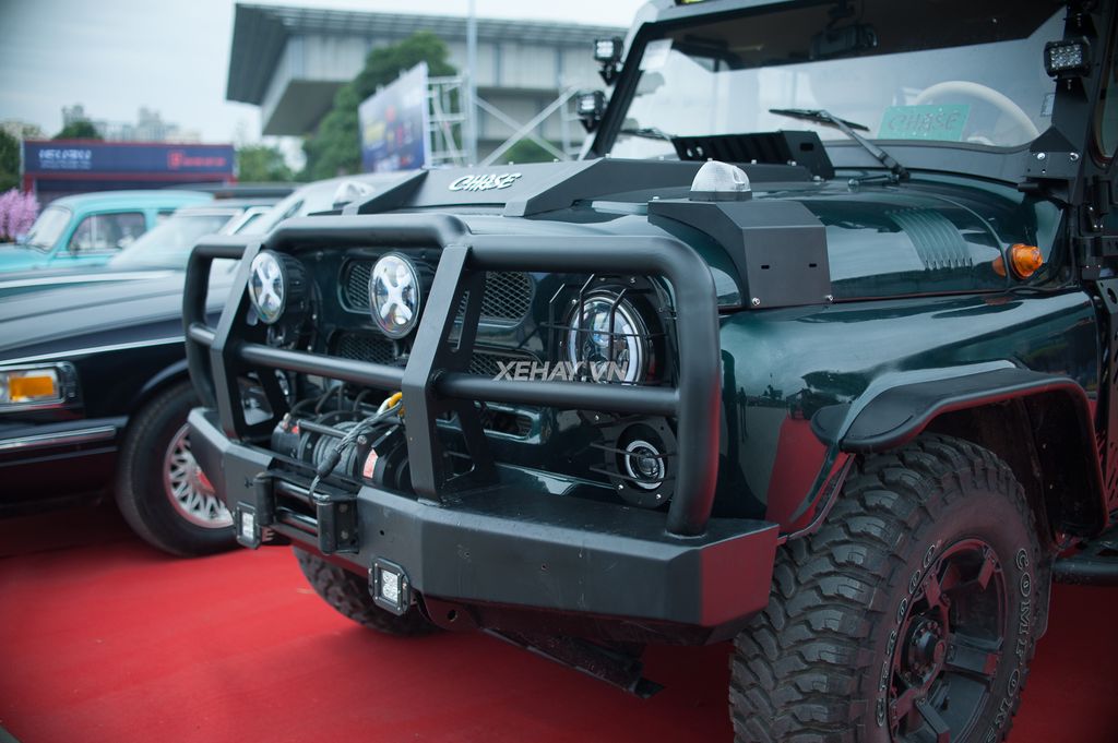 Chi tiết UAZ Hunter hầm hố với bản độ phong cách nhà binh